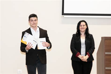 Проф д р Румен Младенов връчи наградите на победителите в Конкурса за най добър старт ъп проект