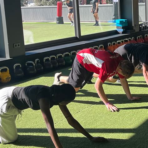 Classe Deducació Física Al Gimnàs Triops Brugu Lat