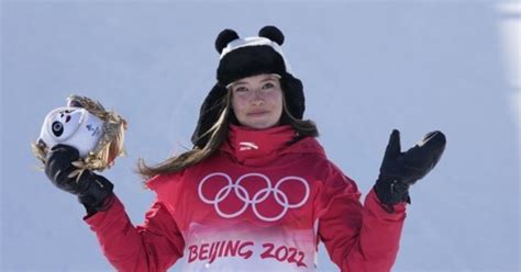 베이징 스타 에일린 구 프리스타일 스키 하프파이프 우승대회 2관왕