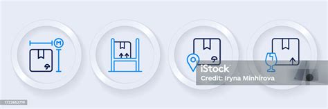 깨지기 쉬운 내용물 위치 판지 창고 내부 상자 및 골판지 측정 아이콘이있는 라인 패키지 상자를 설정합니다 벡터 공장 산업 건물에 대한 스톡 벡터 아트 및 기타 이미지