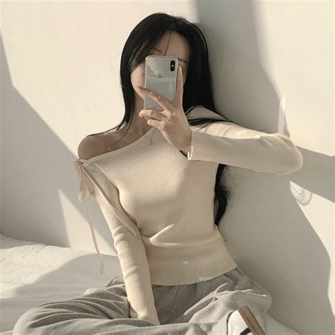 여리여리~부드러워요 은은한 컬러감 언발 오프숄더 스트랩 골지 슬림 니트 긴팔티셔츠 6color 에이블리