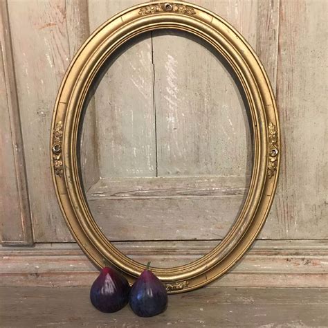 Vintage Oval Giltwood Frame In Antique Picture Frames