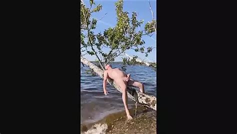 호수에서 벌거벗은 xHamster