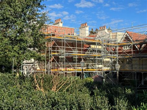 Photos Scaffolding Goes Up In Uk Pavilion At Epcot Blocking Off