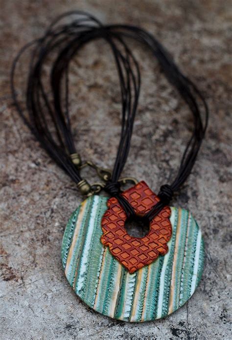 Кулон из полимерной глины этно зеленый в интернет магазине на Ярмарке Мастеров Подвеска