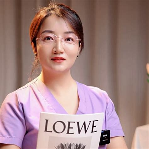 女性的胸长什么样