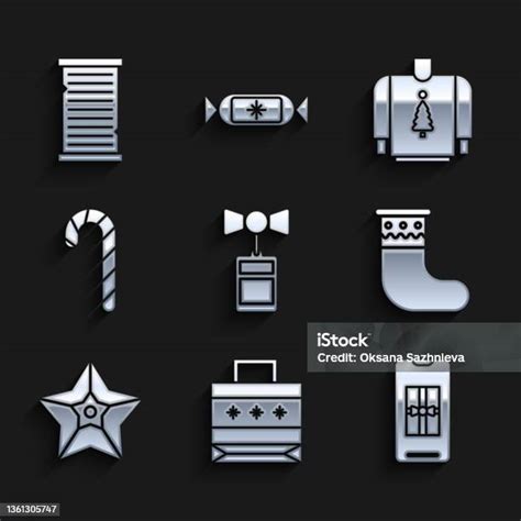 비문 판매 크리스마스 종이 쇼핑 백 스마트 폰 선물 상자 스타킹 스타 사탕 지팡이 줄무늬 스웨터 및 위시리스트 템플릿 아이콘으로 가격 태그를 설정합니다 벡터 Brand