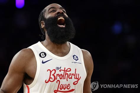 포효하는 필라델피아 제임스 하든 연합뉴스