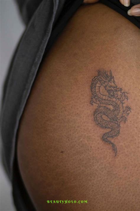 31 Best Mini Tattoos For Women In 2021 Discreet Tattoos Hip Tattoo