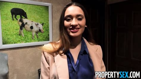 Good Looking Real Estate Agent Bangs Her Step Mothers Client Eporner