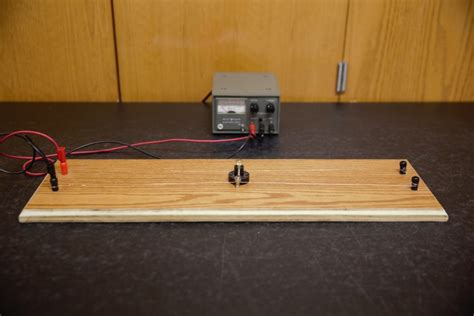 5F10 20 Voltage Drop Along A Wire TAMU Physics Lab Center