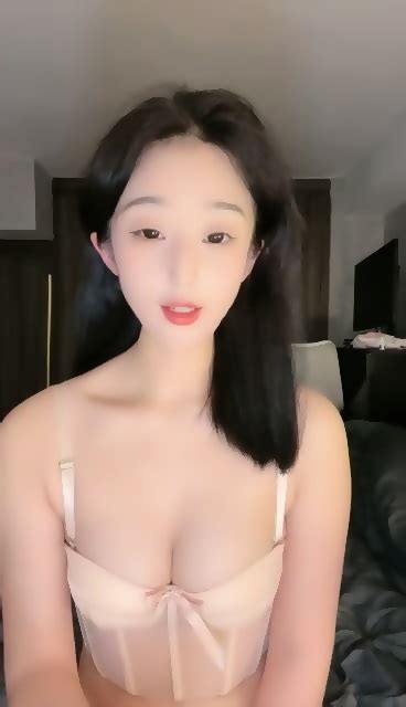 【菲菲】美乳校花！航空大学学妹 身材哇塞假屌猛插蝴蝶逼 2 Eporner