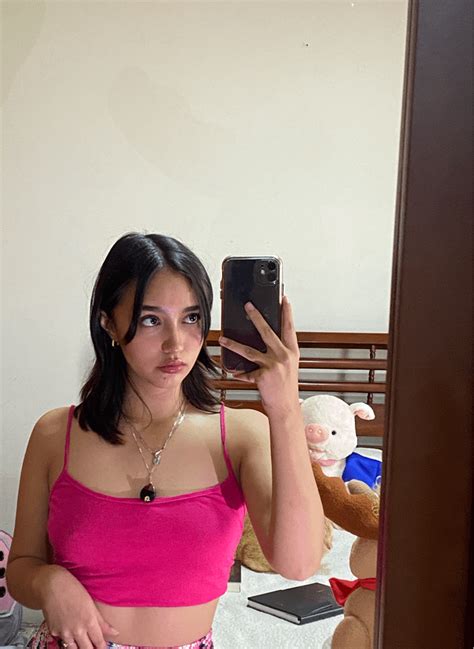 Hey Its Luna Your Asian Waifu 🩷 If You Wanna See More Erotic Scenes Of