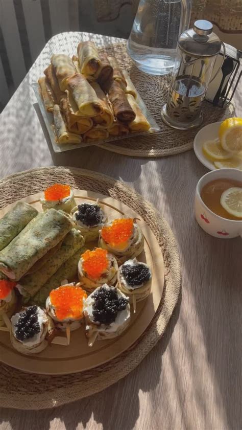 ІКРА ЧЕРВОНА ТА ЧОРНА УКРАЇНА 🇺🇦 🐟ГОРБУША ЩУКА КІЖУЧ ВЕСЛОНІС МЛИНЦІ🥞 з ікрою🐟 — тонкі