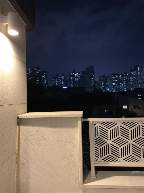 디자인스튜디오 모해 마루와 벽의 일체감 서로 다른 소재들이 만나서 새로운 디자인을 만들어 냅니다 좋은 소재들이 만나면서 퀄리티도 높아지고 마감도 깔끔하고 그리고