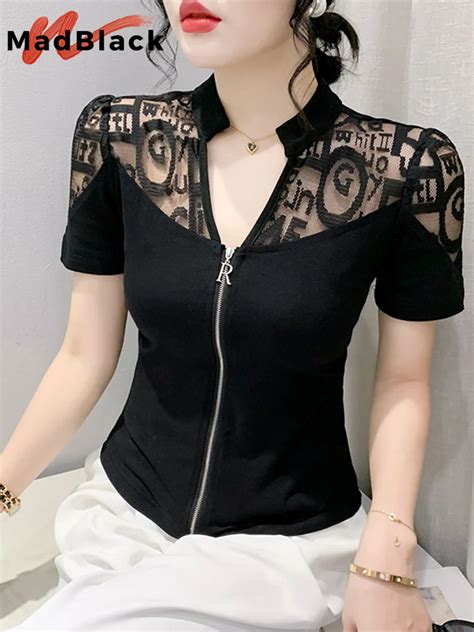 Madblack 여성용 V넥 티셔츠 섹시한 레터 자수 레이스 패치워크 지퍼 슬림 상의 짧은 유럽 의류 T34846m 여름