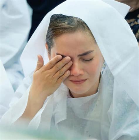 Con G I Ns T V Linh L N Ti Ng Khi B N I N Ch N Ti N C A Ba Saostar Vn