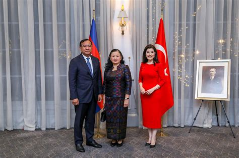 នៅល្ងាចថ្ងៃទី០១ ខែវិច្ឆិកា ឆ្នាំ២០២១ ឯកឧត្តម ឧបនាយករដ្ឋមន្រ្តី ប្រាក់ សុខុន រដ្ឋមន្រ្តីការបរទេស