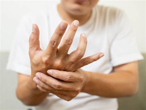 Essential Tremor Are Shaky Hands A Sign Of Parkinsons Disease Or