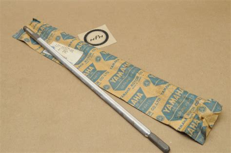 nos yamaha 1977 79 xs750 1980 81 xs850 clutch push rod 2 1j7 16357 01