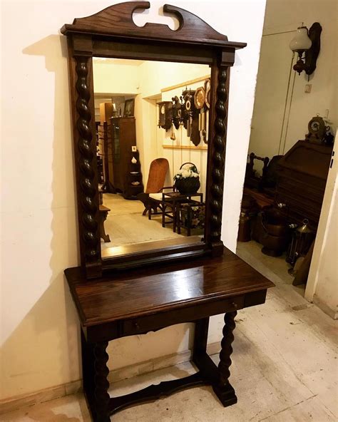 Конзола с огледало