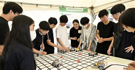 과천시 청소년 진로페스티벌 ‘북적 나에게 맞는 직업은 무엇일까” 과천시 청소년 진로페스티벌 ‘북적 나에게 맞는 직업은 무엇일까”