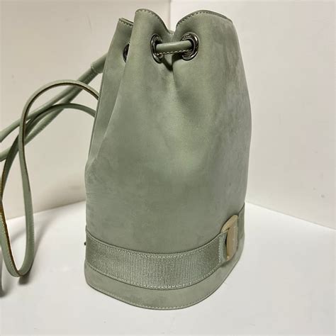 중고 Ferragamo 페라가모 페레가모 빈티지 누벅 X 레더 그레이민트 미니 버킷 백팩 가방 명품 버킷백 후루츠패밀리