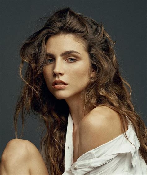 Inja Zalta Film Biografia E Liste Su Mubi