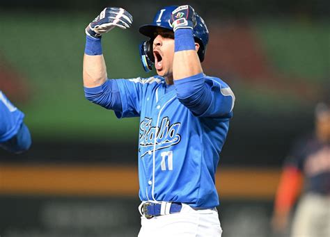 Who Is Sal Frelick Milwaukee Brewers Rookie Shines In Historic Mlb Debut