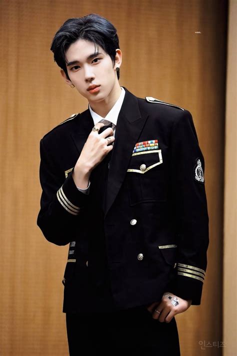 하키복이 잘 어울리는 남자 아이돌  인스티즈 Instiz 이슈 카테고리