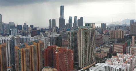 건물 건축 고층 건물 구룡 구름 낀 하늘 국제 상업 센터 금융 허브 금융지구 낮 대도시 도시 도시 개발 도시 거리 도시 건축 도시 경관 도시 계획