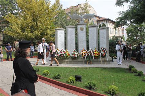 В Айтос откриха паметник на загиналите във войните