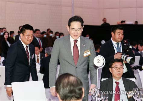 윤석열 대통령과의 만찬 간담회 참석한 이재용 삼성전자 회장 연합뉴스