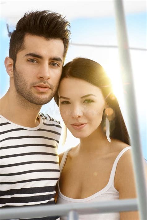 Jeunes Couples Ayant Le Sexe Sur Le Lieu De Travail Image Stock Image Du Visage Flirter