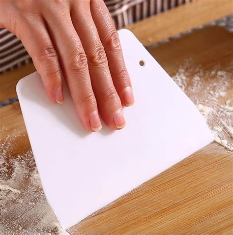 麵團刮板 梯形刮板 刮板 奶油 塑膠刮刀 塑膠麵團切刀 烘焙工具 刮板 刮刀 軟質刮刀 切麵刀 烘焙工具 麵粉刀 蝦皮購物