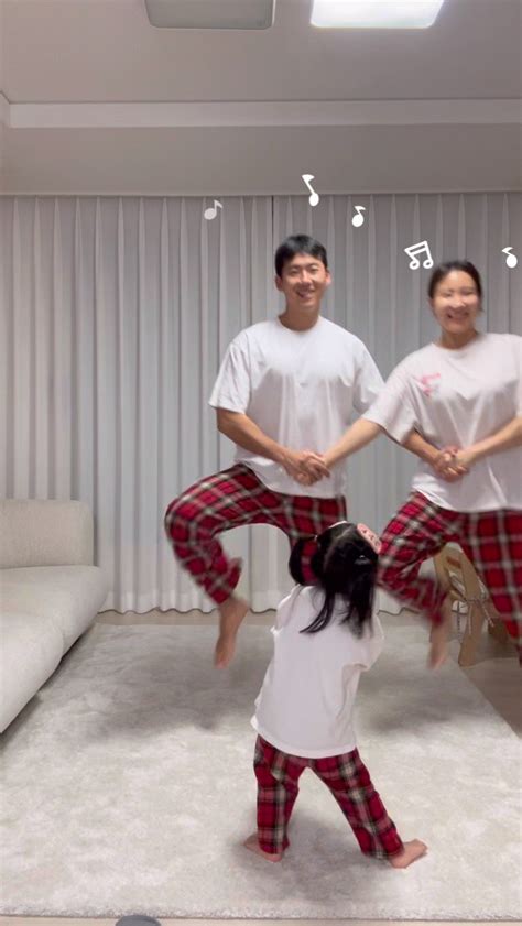 다솔 우리가 추위를 대처하는 자세ㅋㅋㅋㅋ오빠랑 오랜만에 같이 은유 하원하고 밖은 너무 추워서 집에서 놀기~💗 오빠랑 둘이