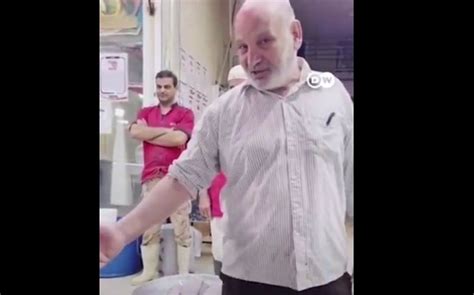 عصر ایران ماهی فروش اهوازی با این حرک همه را حیرت زده کرد فیلم