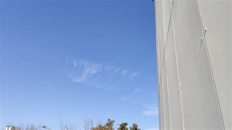 간간히 부는 차가운 바람이 옷깃을 세우게 하지만 부천심리상담 한국가족사랑연구원 행복한심리상담센터