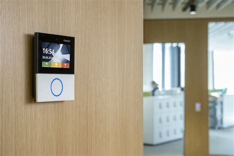 Замковая онлайн система для раздевалок Kerong Lcs Российский аналог замков Gantner Гантнер