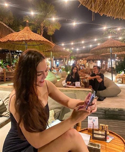 Sah Menikah Lagi Pose Ratu Rizky Nabila Dinner Hingga Hangout Di Kafe