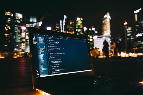 stack 跟 queue 的差別是什麼？