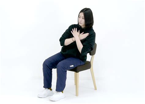 体幹の運動（座り姿勢・左右） カルファエクササイズ 酒井医療株式会社