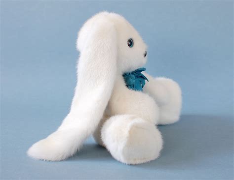 Заяц игрушка из меха белый заяц из натурального меха норки