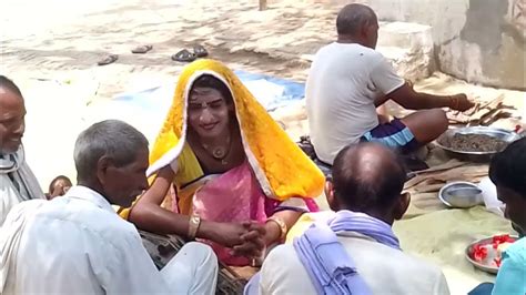 नमो नमो दुर्गे सुख करनी।नमो नमो दुर्गे दुःख हरनी॥ निरंकार है ज्योति तुम्हारी।तिहूं लोक फैली