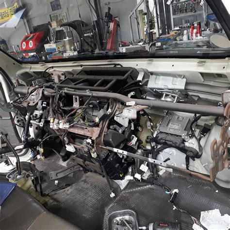 김동승 포터2 에어컨콤프레샤 계속작동으로 콤프레샤 파손 핀서머센서 불량으로 인판넬 탈부착 Facebook