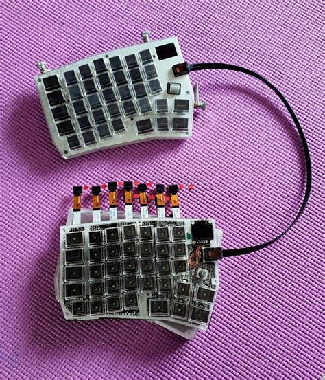 Raspberry Pi Pico Keyboard Has Oled Keycaps Toms Hardware