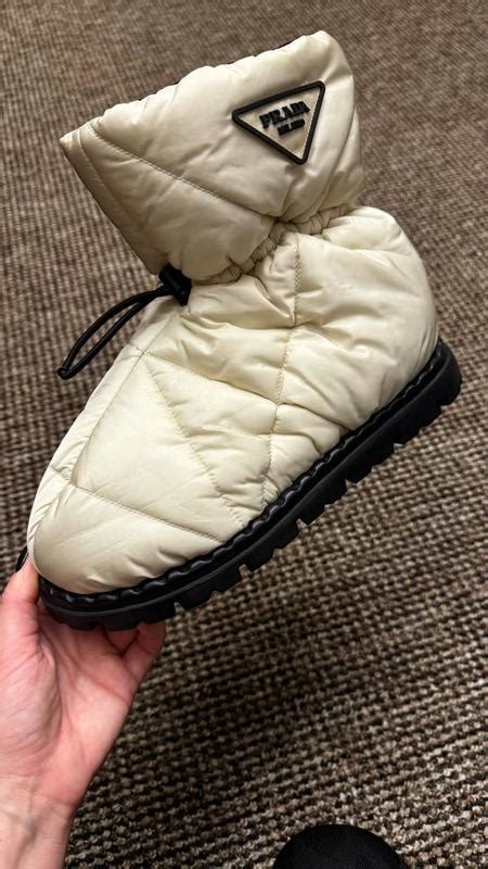 Дутики Prada — ціна 25428 грн у каталозі Дутики Купити жіночі речі за