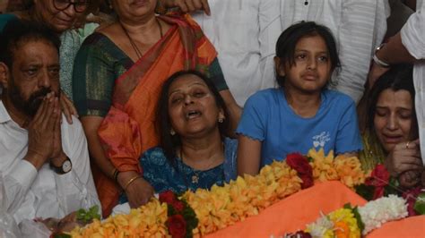 In Photos Udhhav Thackeray And Other Leaders Attend Last Rites Of Abhishek Ghosalkar
