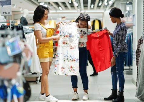 Tip Cuba Baju Di Fitting Room Butik Atau Mall