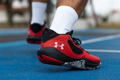 Cut In Half Under Armour Lockdown 6 Review 2023 Runrepeat